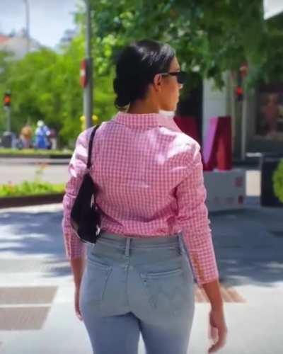 馃崙 Twerking Her Huge Ass 馃崙 Georginarodriguezn1